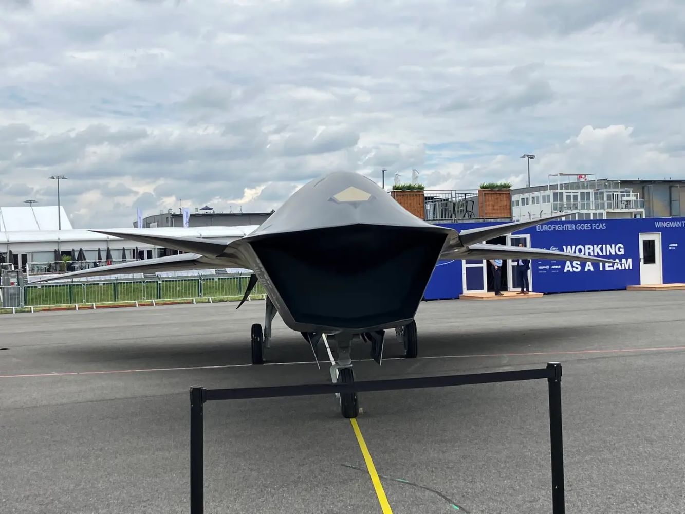 UAS Wingman: Máy bay không người lái mới của Airbus được hé lộ tại ...