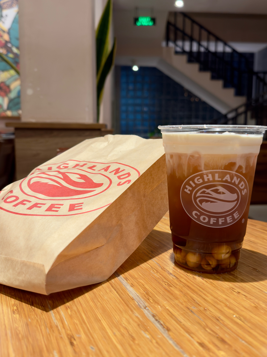 Làm ly sen vàng cho mát | Viết bởi Tú Bán Sách