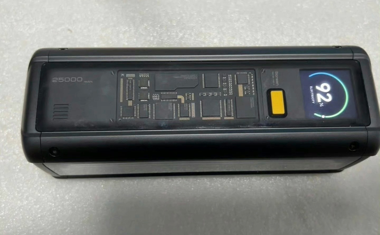 Hình ảnh sạc dự phòng 25.000mAh với công suất 212W của Xiaomi? | Viết ...