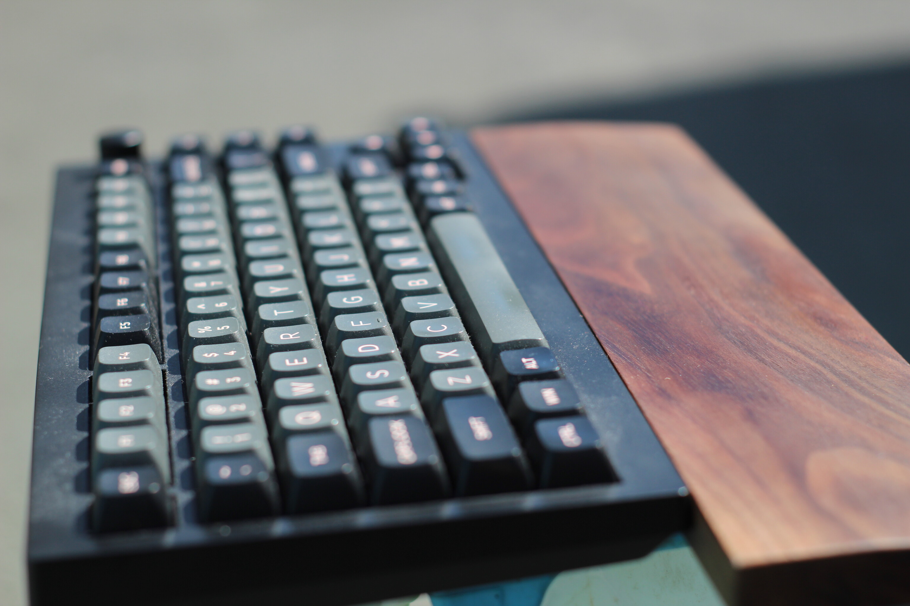 Đánh giá bàn phím cơ Keychron V1 sau 2 năm sử dụng | Viết bởi Kim L