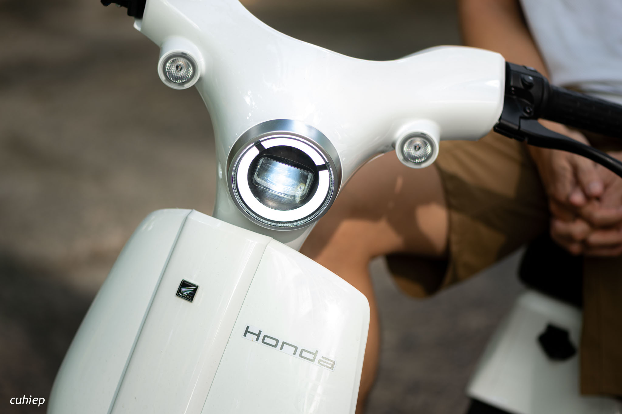 Trên tay Honda Cub E: đẹp và lạ