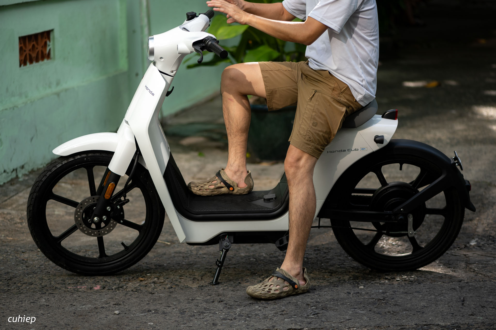 Trên tay Honda Cub E: đẹp và lạ