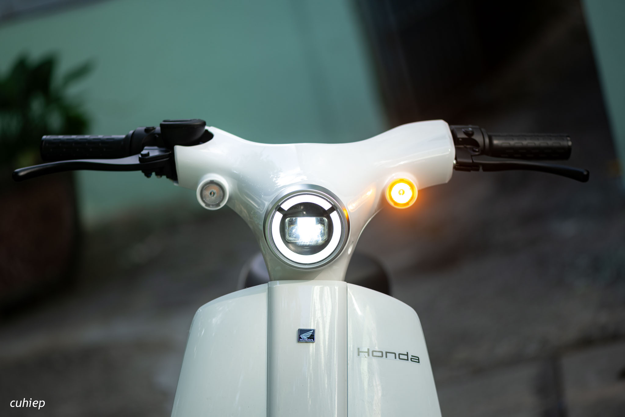 Trên tay Honda Cub E: đẹp và lạ