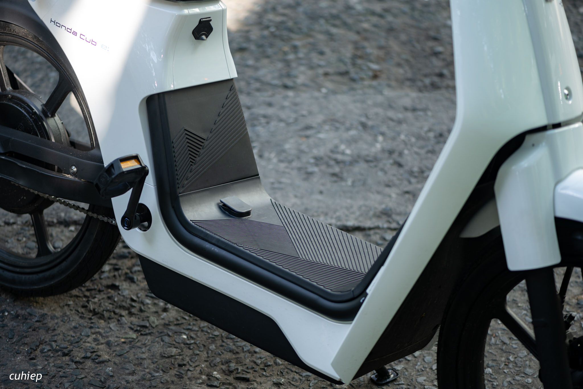 Trên tay Honda Cub E: đẹp và lạ
