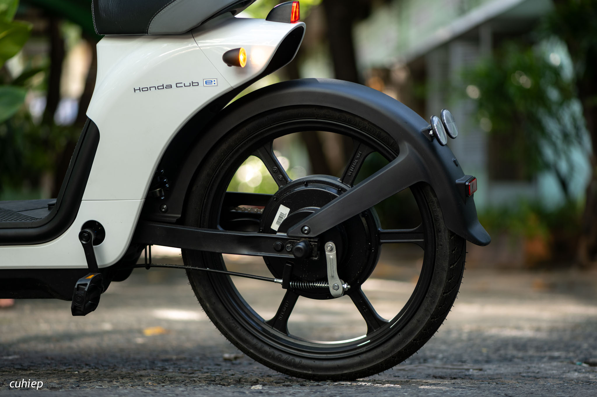 Trên tay Honda Cub E: đẹp và lạ