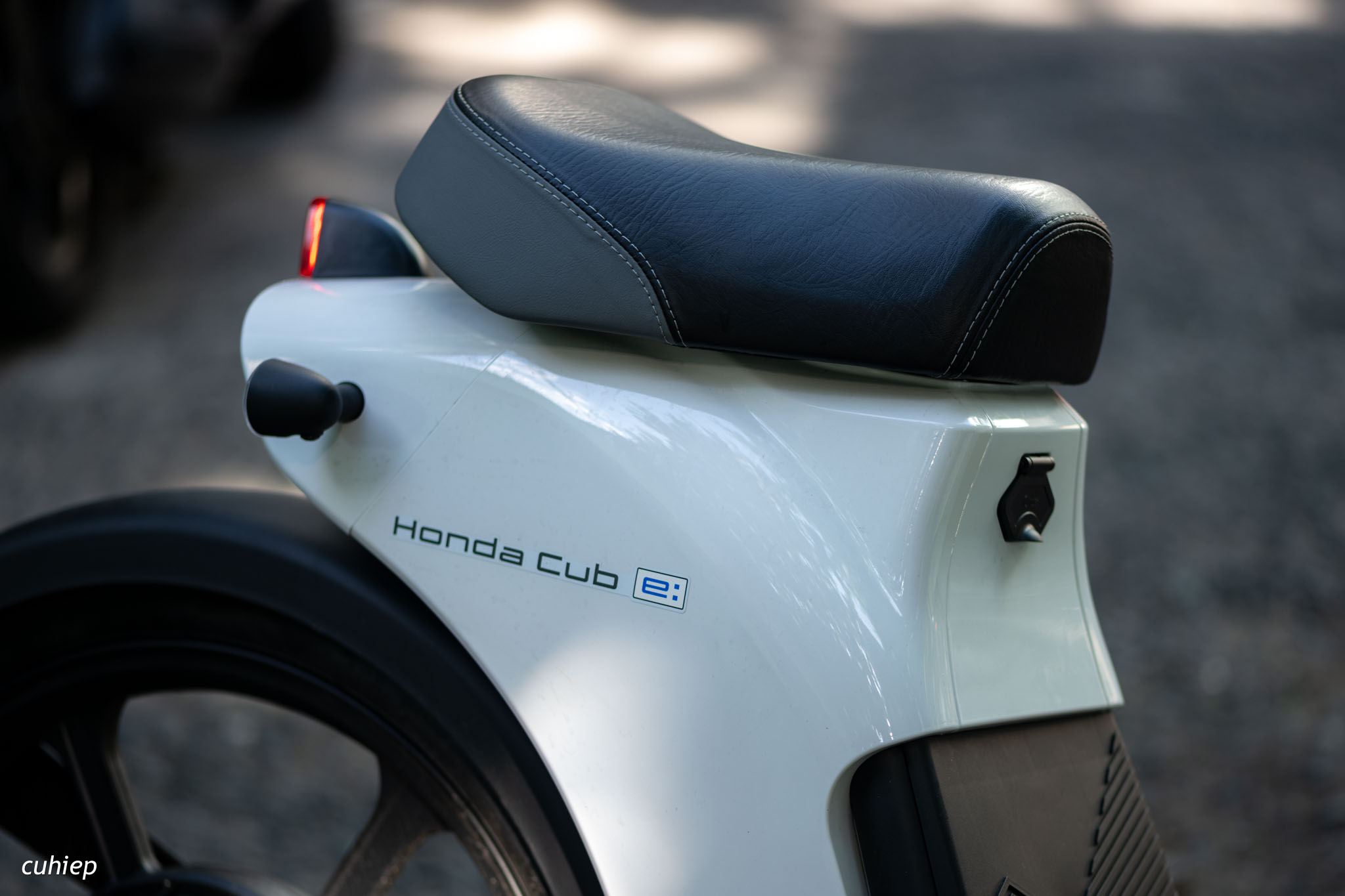 Trên tay Honda Cub E: đẹp và lạ