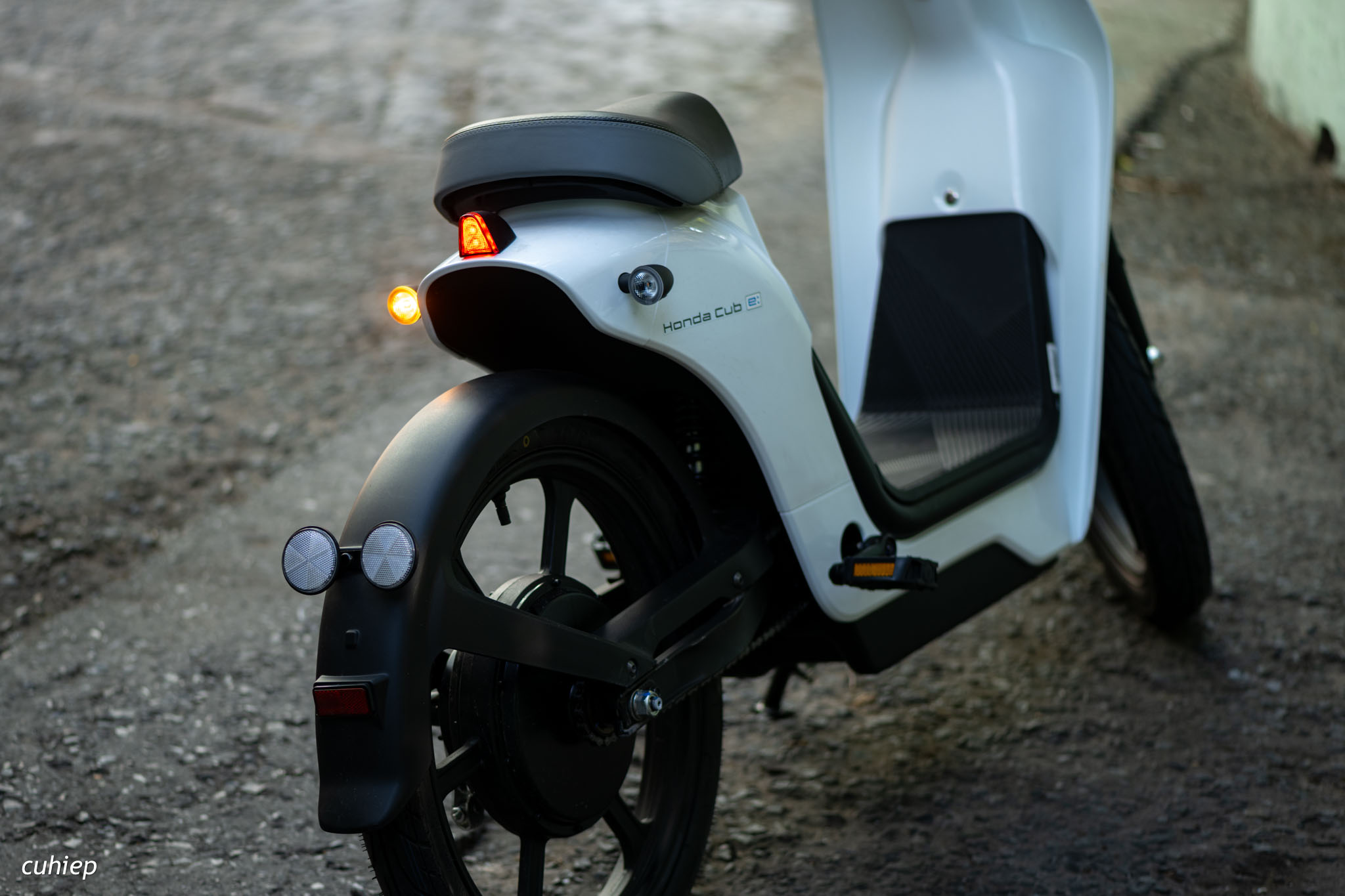 Trên tay Honda Cub E: đẹp và lạ