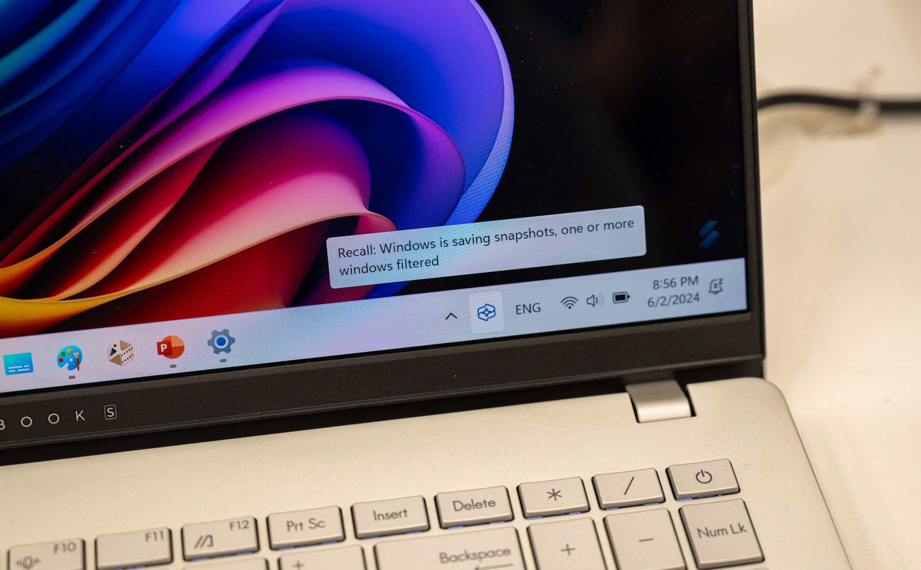 Microsoft hoãn phát hành tính năng Recall cho các máy Copilot+ PC ...