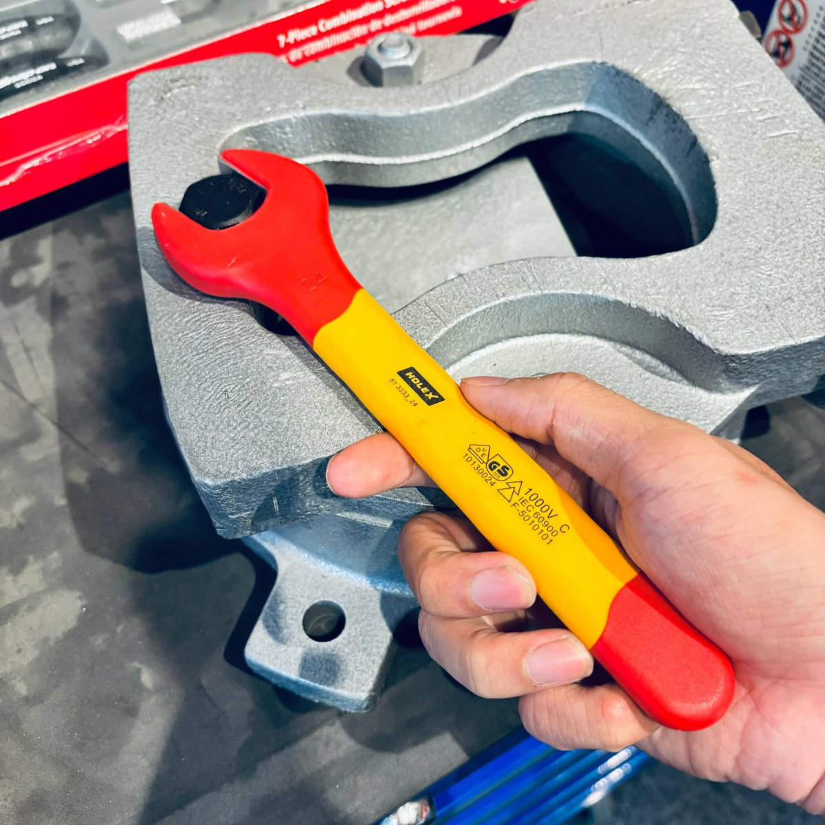 Chiếc cờ lê cách điện #Holex, sắm tools cho kỷ nguyên xe điện thôi các ...