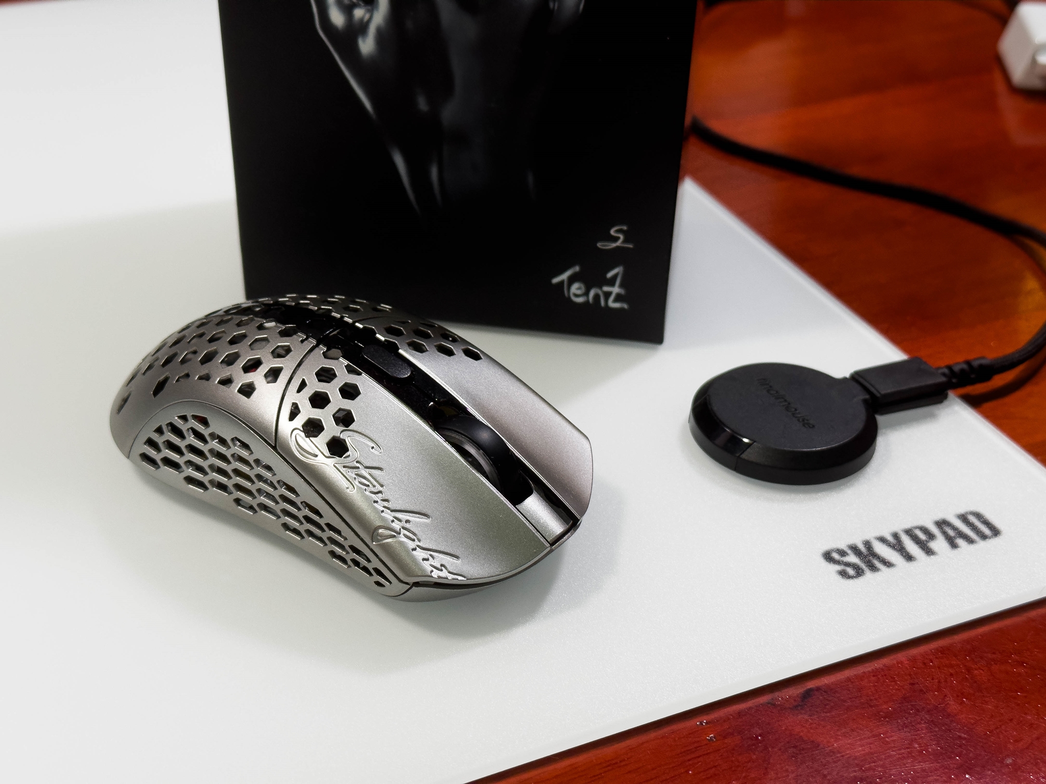 Review Finalmouse UltralightX - Vỏ Carbon Fiber Composite, rất nhẹ, giá ...