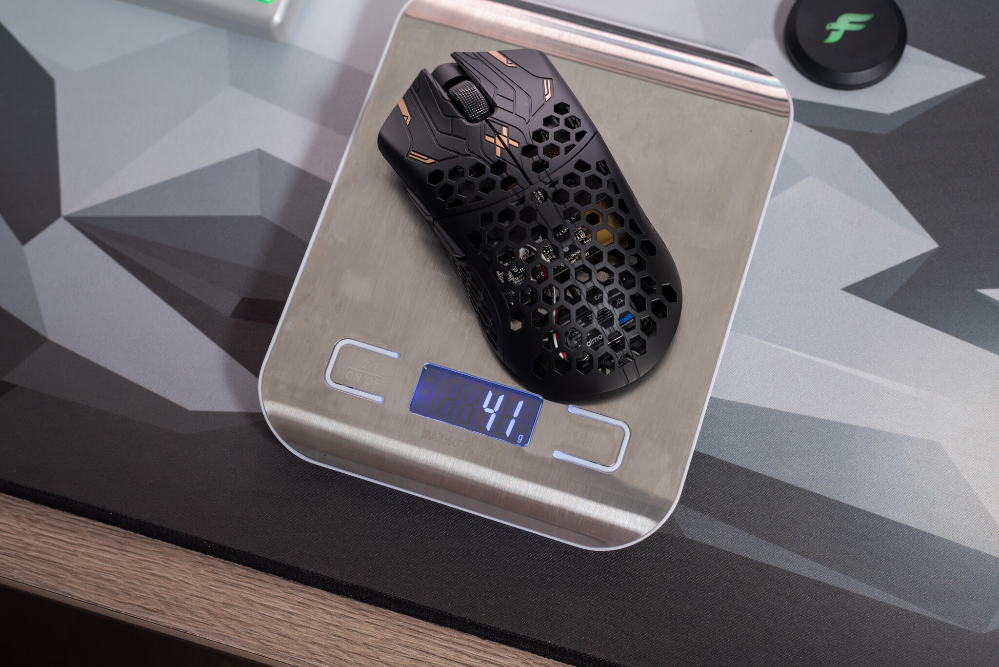 Review Finalmouse UltralightX - Vỏ Carbon Fiber Composite, rất nhẹ, giá ...