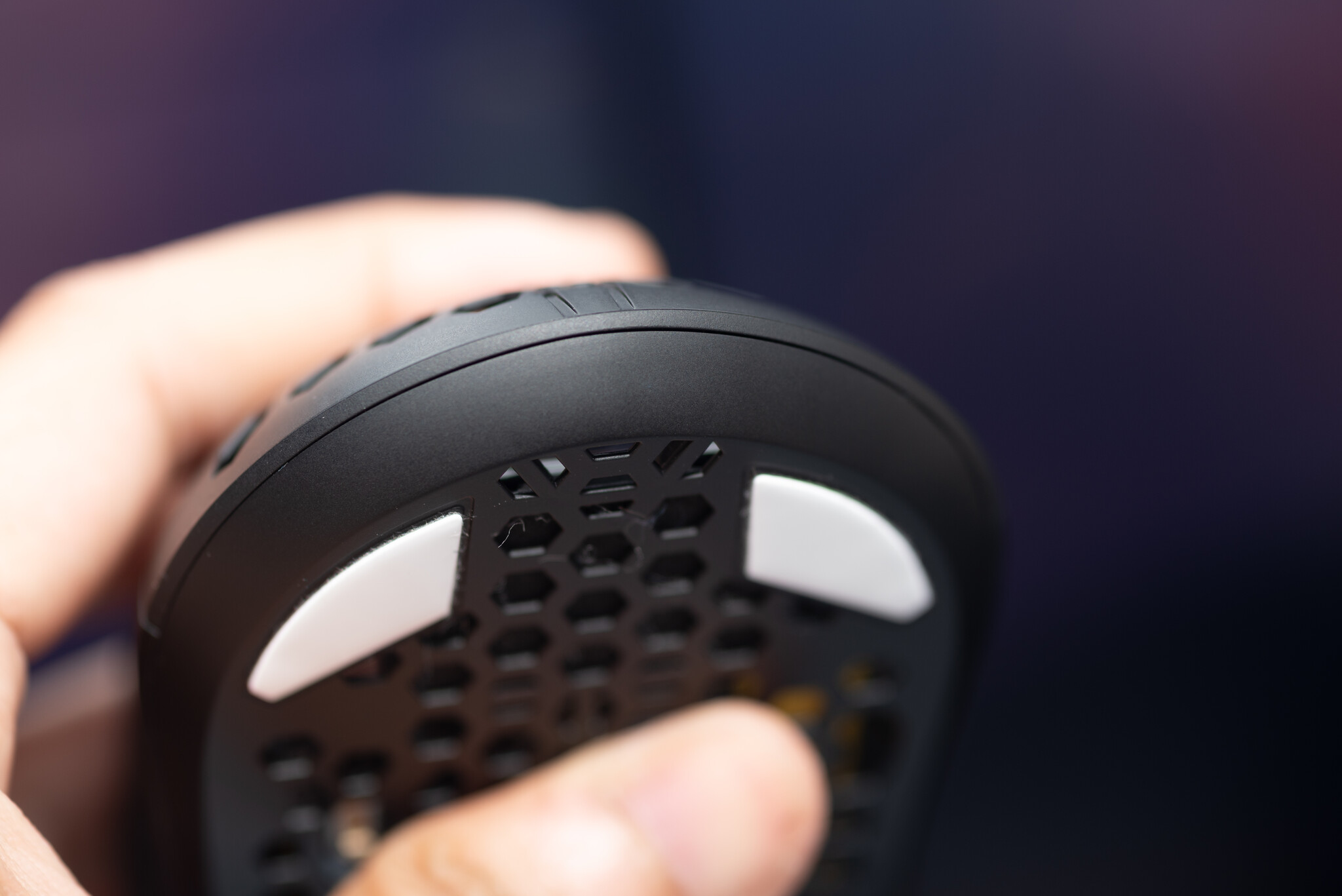 Review Finalmouse UltralightX - Vỏ Carbon Fiber Composite, rất nhẹ, giá ...